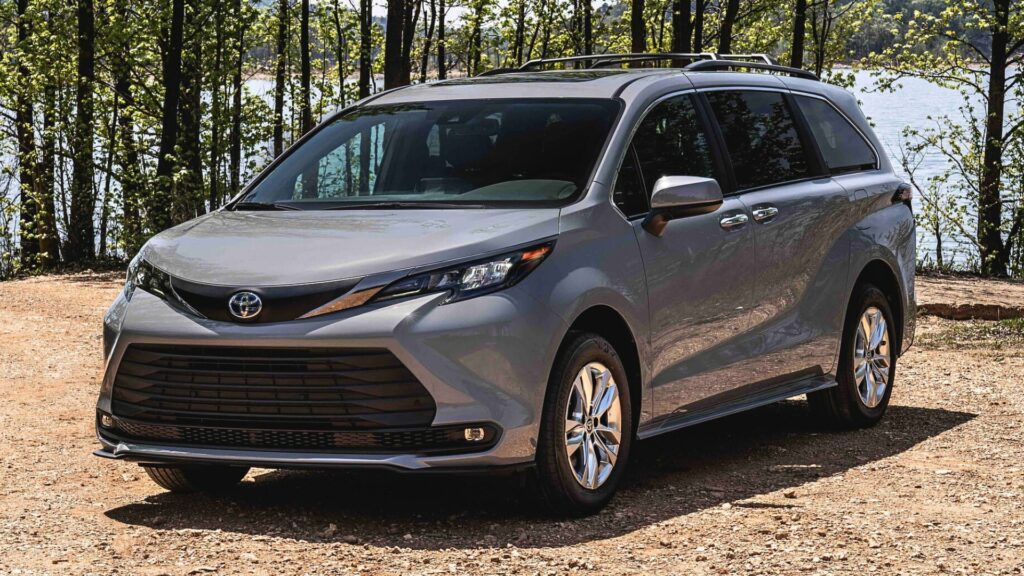 The Best Fuel Types for the Toyota Sienna Minivan [ALL GENERATIONS]